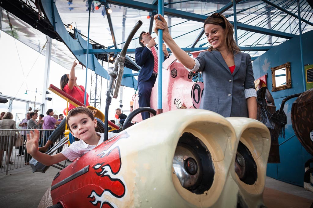 A psychedelic carousel made from ‘junk’ opens in Markham - Post City News
