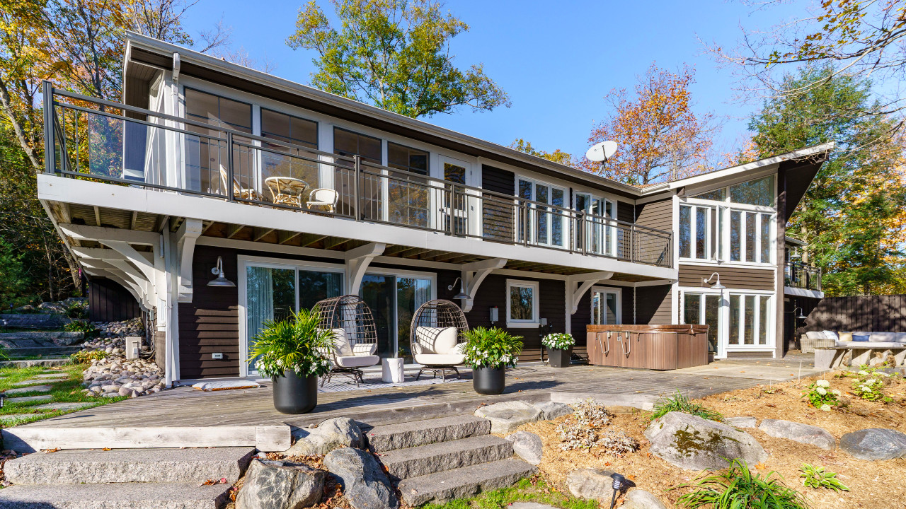 A look inside this $4.295 dream Muskoka cottage with 220' of waterfront ...