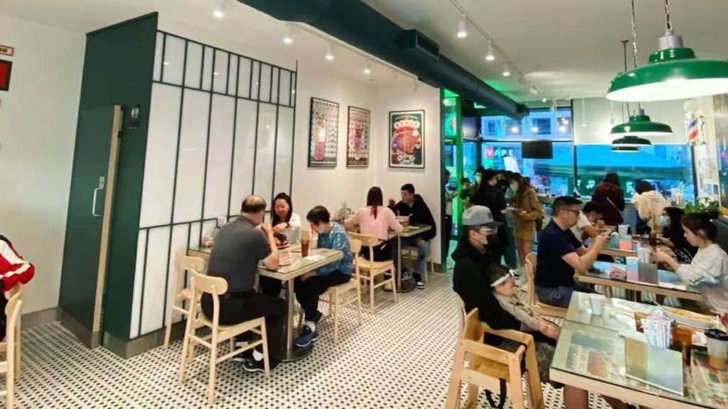 Hong Kong-style cafe serves French toast like you've never seen before ...