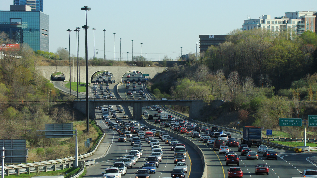 Average Toronto driver loses more than 100 hours per year to traffic ...