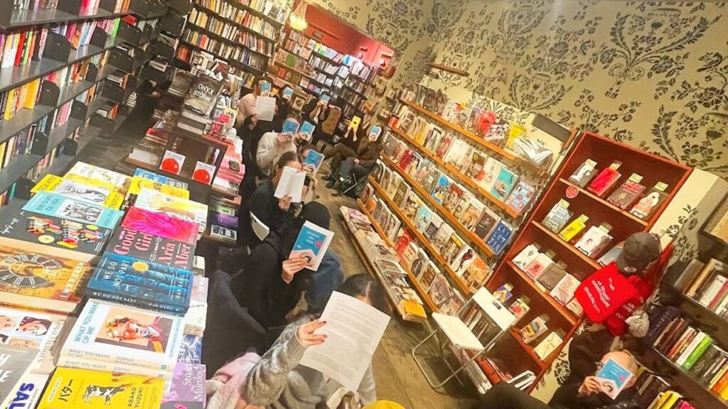 10+ book clubs in Toronto for every kind of reader that you can join today