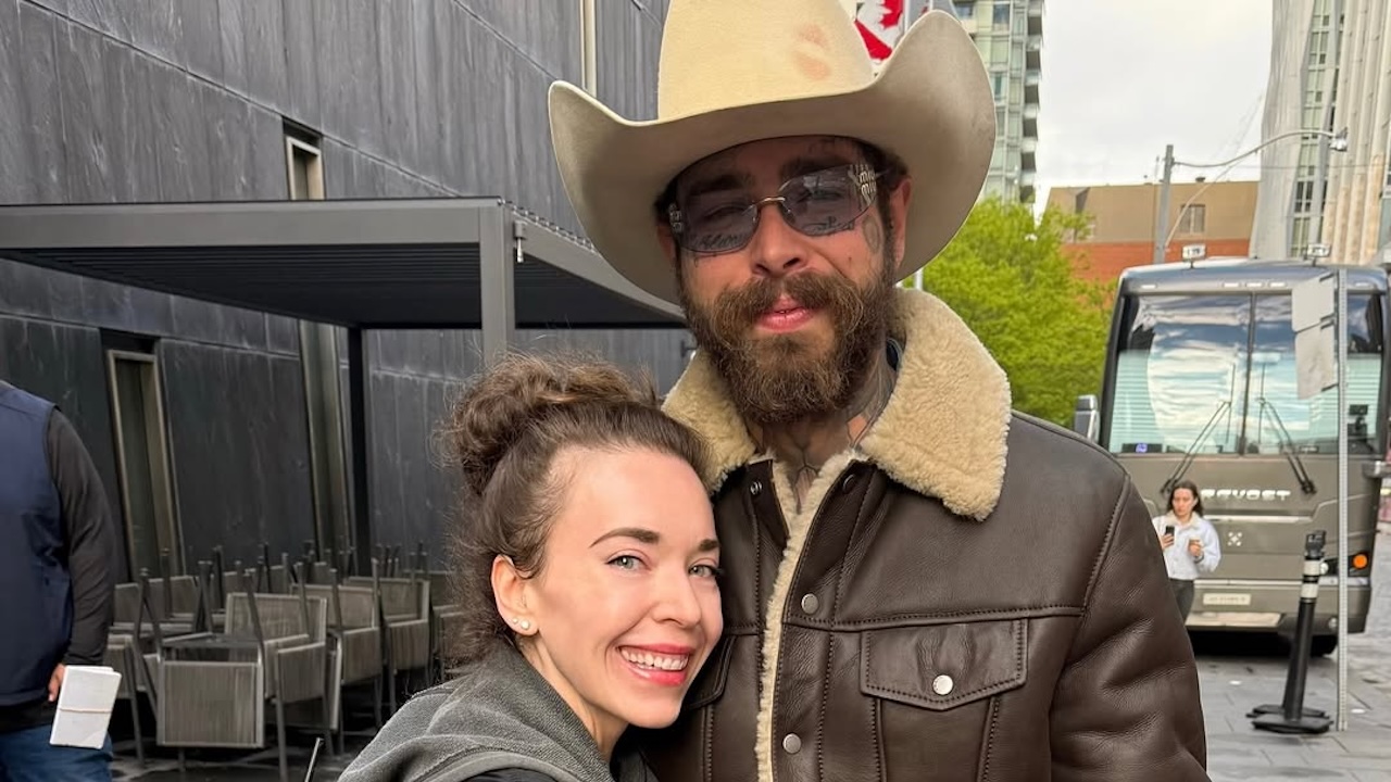 Post Malone spotted posing with fans across Toronto - Streets Of Toronto