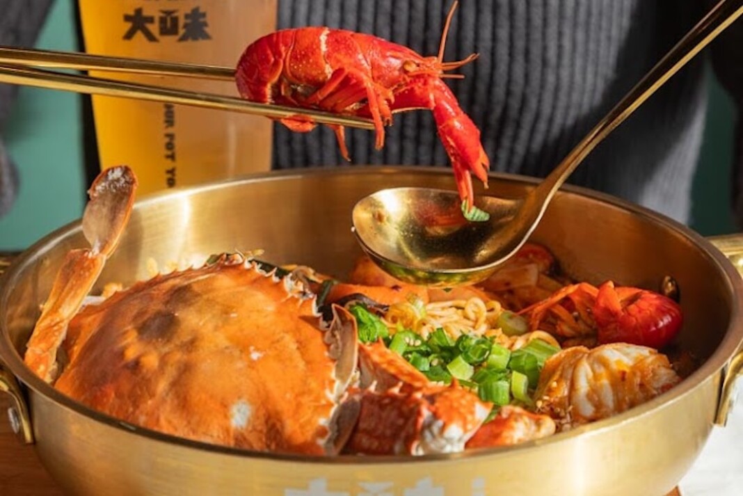 The viral DIY hot pot bar with 100+ option has finally landed in Toronto